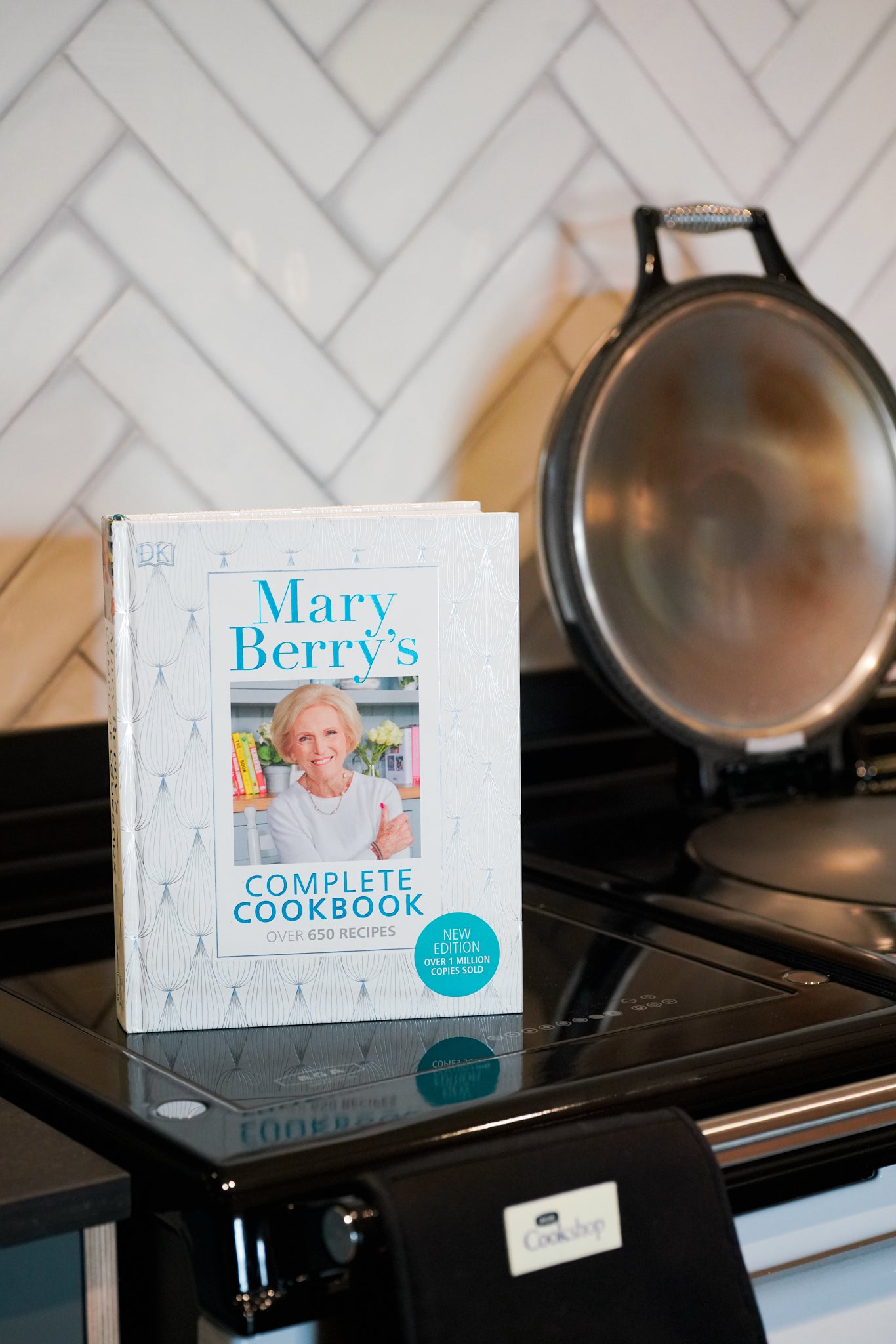 Mary Berry's Complete Cookbook – Bonk & Co
